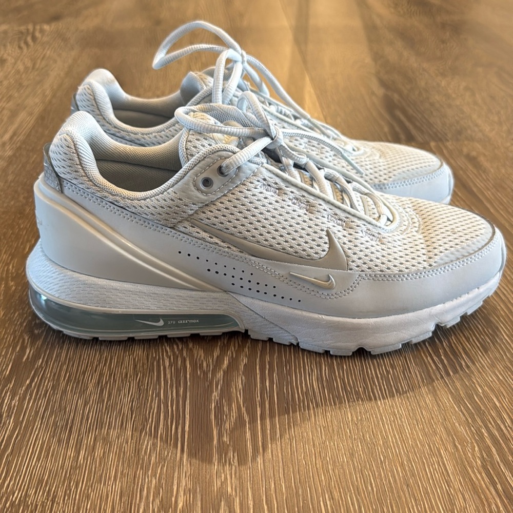 Light Blue Nike Air Max - Gem